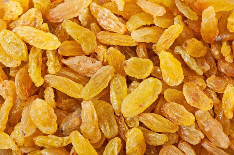 10 Surprising Benefits of Kishmish & How To Use Them